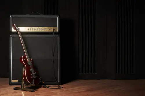 What Amp Does Eric Clapton Use? A Comprehensive Guide - On Point Guitar