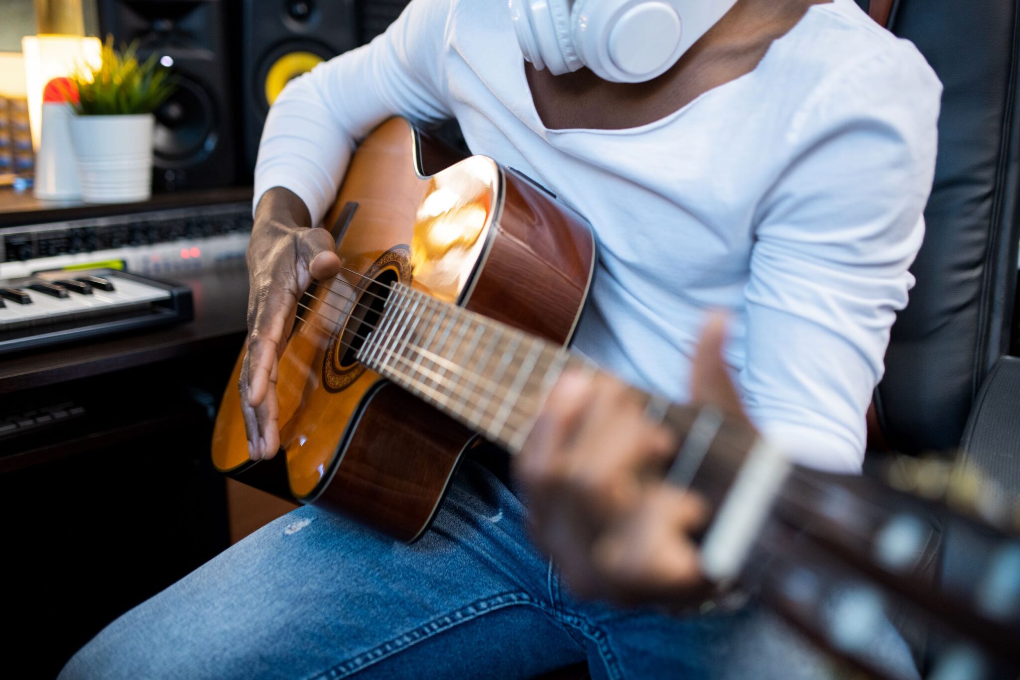 How to EQ an Acoustic Guitar: A Comprehensive Guide - On Point Guitar